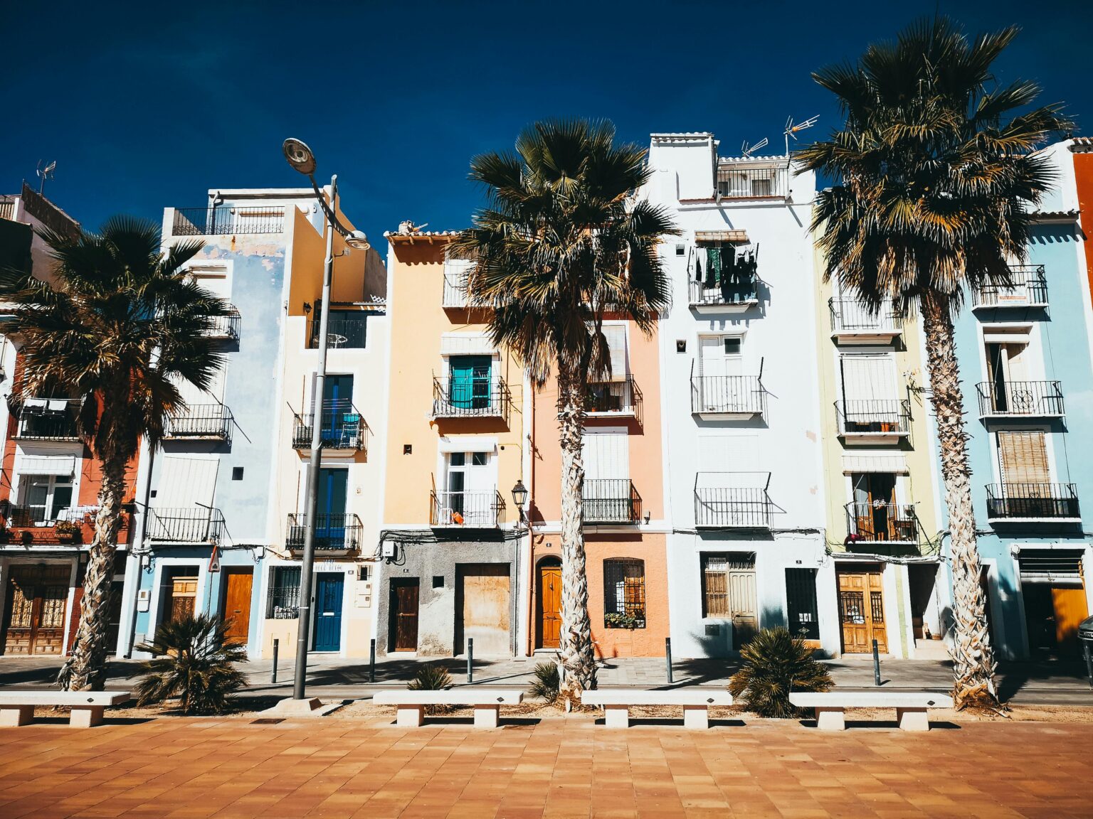 Living in Valencia: The Best Neighborhoods for Families and Why ...